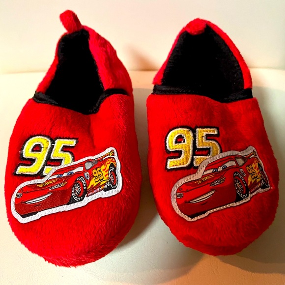 Disney | Shoes | Disney Cars Lightning Mcqueen Toddler Slippers Size 9 ...